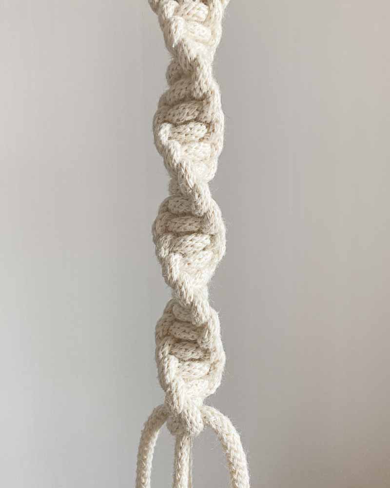 Half knot – Macrame Makers Club