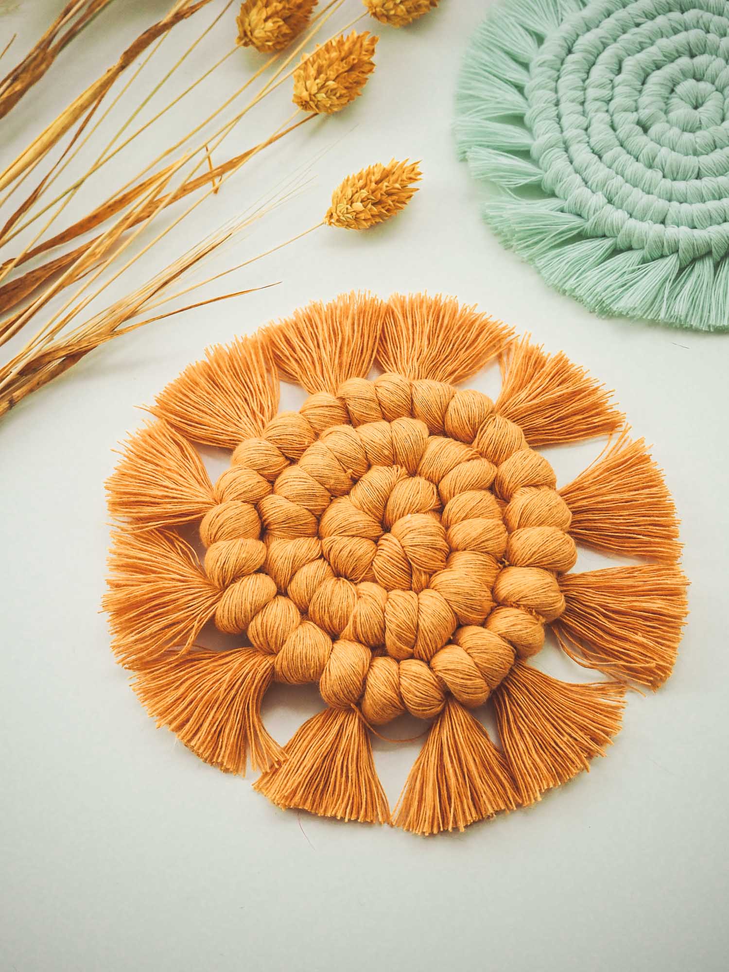 Round macrame coaster – Macrame Makers Club