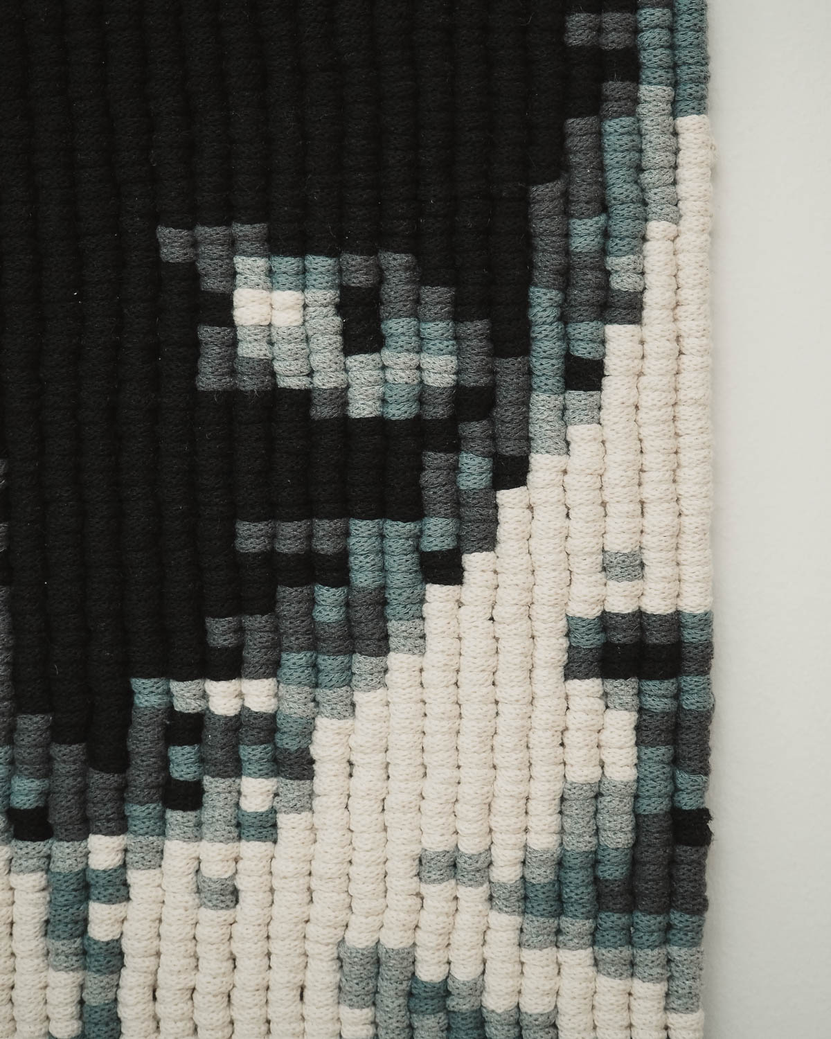 Pixel macrame animals - Macrame Makers Club