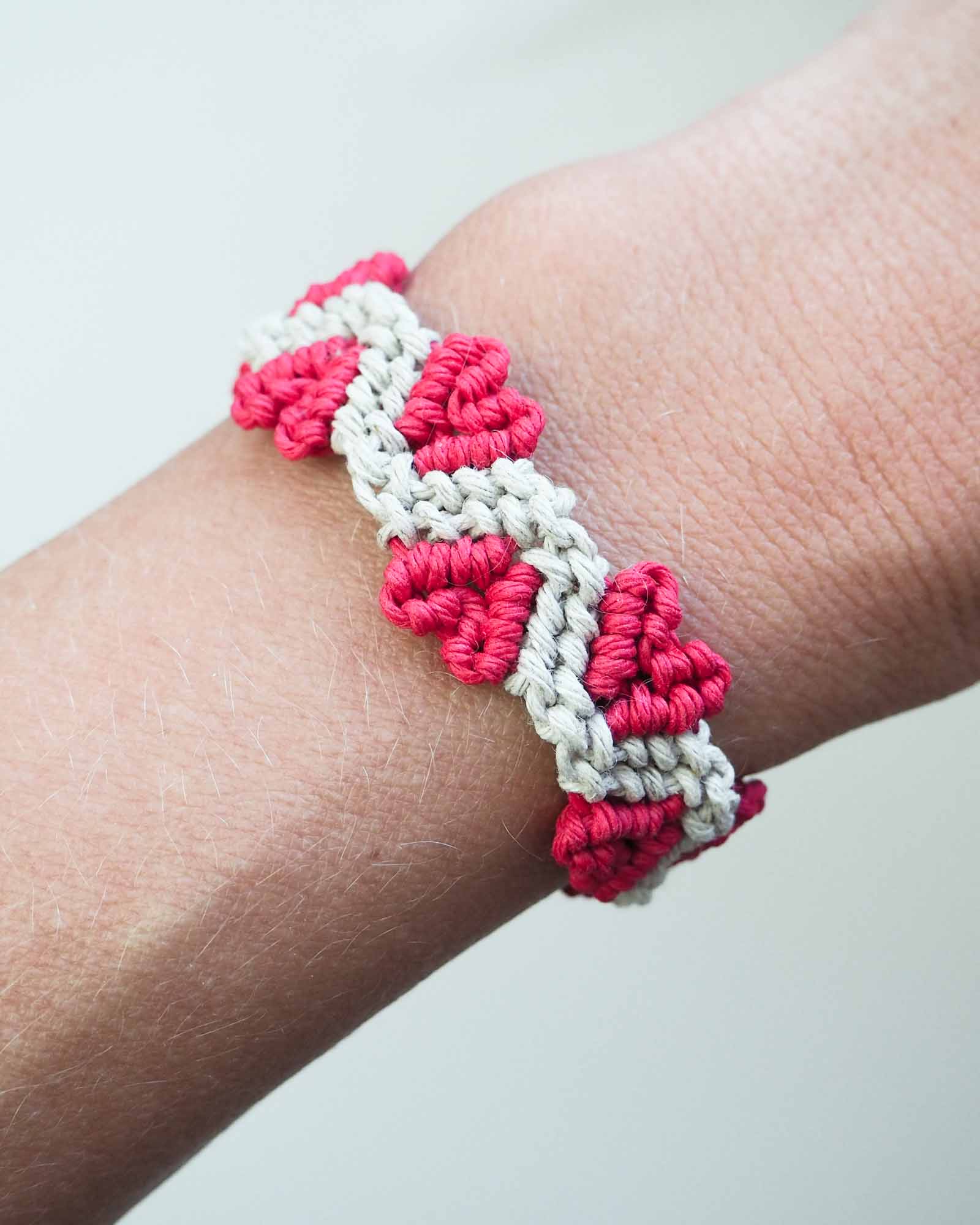 Heart bracelet macrame tutorial - Macrame Makers Club