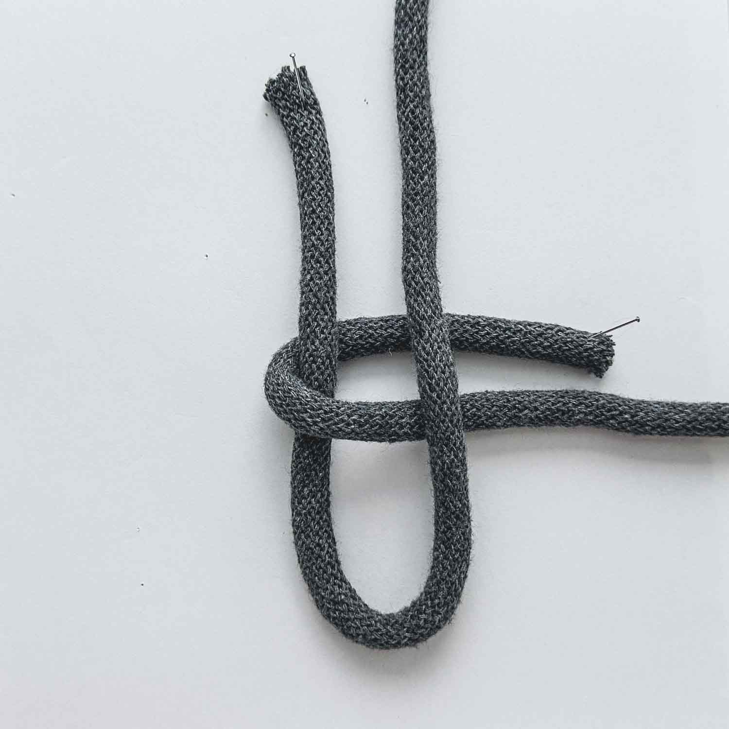 Cross knot step by step – Macrame Makers Club